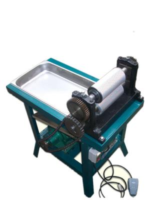 China Electric Beeswax Foundation Machine 220V Aluminum Alloy Beekeeping Equipment for sale