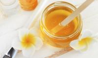 China Wholesale Wubei Flower Honey 100% Natural Bee Honey with Light Amber Color 18.7% Moisture and 73.4% Reduce Sugar for sale