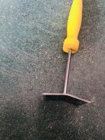 China Stainless Steel Beekeeping Starter Kit Queen Excluder Cleaning Shovel for sale