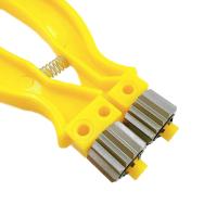 China Plastic Handle Wire Crimper with 13cm Length and Yellow Zinc Plated for Beehive Frames Beekeeping Tool for sale
