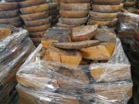 China Pure Natural Beeswax Unprocessed Raw Crude Grade Food Cosmetic Grade with Melting Point 62~67℃ for sale