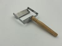 China 1.5MM Thick Stainless Steel Honey Uncapping Plane with Wooden Handle - Essential Beekeeping Tool for sale