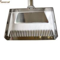 China 26 Needles Stainless Steel Honey Uncapping Fork with 15MM Thickness for Efficient Beekeeping for sale