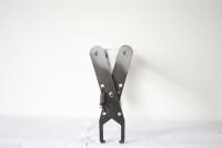 China Galvanized Steel and Stainless Steel Bee Frame Grip with 13cm Length and 190g Weight for Beekeeping for sale