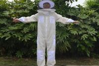 China Professional Grade Three-Layer Ventilated Beekeeping Suit with Round Veil for Maximum Protection for sale