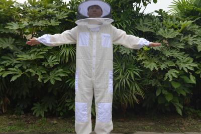 China Professional Grade Three-Layer Ventilated Beekeeping Suit with Round Veil for Maximum Protection for sale