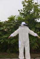 China Professional Grade Three-Layer Ventilated Beekeeping Suit with Round Veil for Maximum Protection for sale