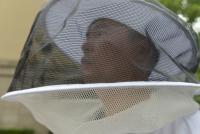 China Professional Grade Three-Layer Ventilated Beekeeping Suit with Round Veil for Maximum Protection for sale