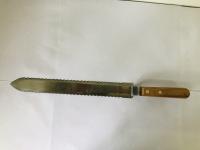 China Stainless Steel Double Serrated Uncapping Knife with Wooden Handle for Honey Uncapping for sale