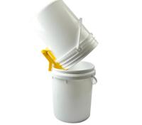China 20L Yellow and White Color Plastic Honey  Bucket Tank Without Honey Gate for Storing Honey for sale