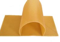 China Grade A Beeswax Foundation Sheet with Customizable Size and 70-110g Weight per Sheet for Beekeeping for sale