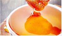 China 100% Pure Raw Natural Bee Honey with Amber Color and 76.5% Reduce Sugar for sale