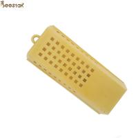 China Beekeeping Queen Rearing Bamboo And Plastic Queen Bee Rearing Cage for sale