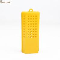 China Beekeeping Queen Rearing Bamboo And Plastic Queen Bee Rearing Cage for sale