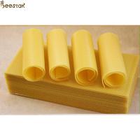 China Customized Cell Size Pure Natural Beeswax Grade D Confectionary Industries for sale