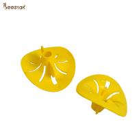 China Plastic Simple Hornet Killer Honey Bee Catcher Beehive Accessories Insects Wasp Trap for sale