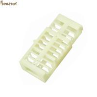 China Plastic Multifunctional Queen Cage 11.2cm*3.1cm*1.7cm for Bee Queen Rearing System for sale