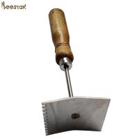 China Beekeeping Tool Excluder Cleaning Shovel With Wooden Handle for beekeeping for sale