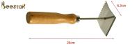 China Beekeeping Tool Excluder Cleaning Shovel With Wooden Handle for beekeeping for sale