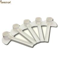 China Plastic Bee Hive Entrance Feeder Beehive Accessories For Beekeeping for sale