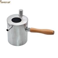 China Queen Rearing Kits bee Silicone Mold Queen Cells With Beeswax Pot for sale