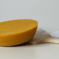 China Beekeeping Yellow Organic Pure Natural Beeswax 100% pure Beeswax Block for sale
