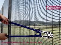 China 358 security mesh fencing | 8gauge wire | 1/2