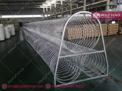 China Rapid Deployment Razir Wire Barrier | Pyramid Profile Concertina Razor Wire | BTO-22 | 1.6m high | HeslyFence China for sale