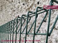 China Roll Top and Bottom Welded Mesh Fencing | 50X150mm hole | 4.5mm Wire Thickness | HeslyFence, China for sale