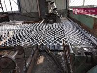 China Diamond Welded Razor Mesh Sheet, 1.8X6.0m, Powder coated, China HeslyFence for sale