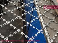 China 150X300mm Rhombus Hole Welded Razor Mesh Fencing, 2.1m height by 6m BTO-30 razor blade, China Razor Wire Fencing factory for sale