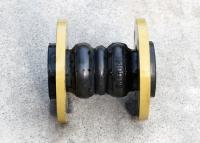 China Compensator Double Sphere Expansion Joint , Expansion Bellows For Pipes Customizable for sale