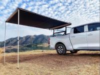 China Awning Side Tent Retractable Aluminum Alloy Shell 2.5*2.5M Suv Car Roof Side Awning Accessories 4X4 4Wd Awning Tent for sale