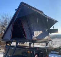 China Manufacturer Sales 4X4 Aluminum Hard Shell Waterproof Roof Top Tent High Space Camping Triangle Car Rooftop Tent Made Oxford for for sale