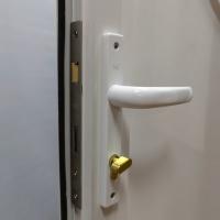 China 2.0mm Aluminium Hinged Doors with Double Tempered Glass for Soundproofing and Thermal Insulation for sale