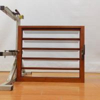 China Aluminum Louver Window with 5mm Glass Blades and Handle Operation - Custom Sizes Available for Ventilation Control for sale