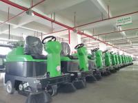 China 4020W Operating Motor Power Road Sweeper Machine with Half-closed Cab Style LFS15A for sale