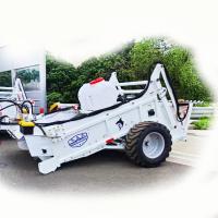 China 300mm Hydraulically Controlled Vibrating Screen for Beach Sand Cleaning Weight KG 1800kg for sale