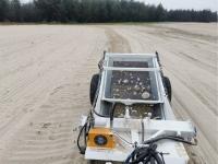 China 1400 Steel Beach Cleaner Machine 70HP Tractor Attachment for Superior Beach Cleaning for sale