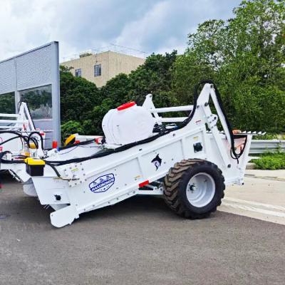 China 2000r/min Speed 1800kg Beach Sand Cleaning Machine Sift Debris with Hydraulic Power for sale