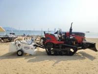 China Environmental Beach Cleaner Tractor for Efficiently Removing Garbage on the Shore for sale