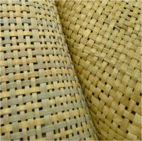 China Natural Hand Woven Raffia Grass Mat 65x105 cm Eco Friendly Green Prairie for sale