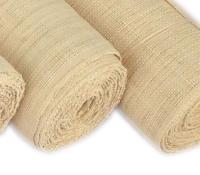 China Natural Green Handwoven Raffia Mat 65x105 cm Eco-Friendly Farmhouse Style Decorative Floor Mat for sale