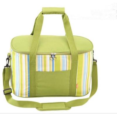 China Wholesale Customized Logo Insulated Cooling Lunch Bag 18x15x26cm Portable Cooler Bag for sale