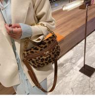 China Plush Lambs Wool Fluffy Fur Women Waist Bag Small Fashion Fabric Winter Female Designer Handbags 20x10cm for sale