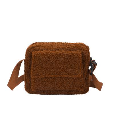 China Plush Women's Shoulder Crossbody Bag 300x250x60mm Lambs Wool Fluffy Fur Winter Handbag for sale