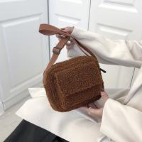 China Plush Women's Shoulder Crossbody Bag 300x250x60mm Lambs Wool Fluffy Fur Winter Handbag for sale