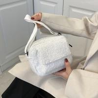 China Plush Women's Shoulder Crossbody Bag 300x250x60mm Lambs Wool Fluffy Fur Winter Handbag for sale