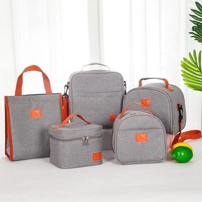 China Custom Portable Lunch Bag Thermal Cooler Box 600D Oxford Waterproof Office Lunchbox with Shoulder Strap for sale