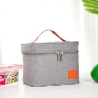 China Custom Portable Lunch Bag Thermal Cooler Box 600D Oxford Waterproof Office Lunchbox with Shoulder Strap for sale